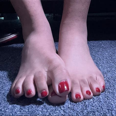 Redbone With The Red Toes🥵💅🏼 Rtgirlfeet