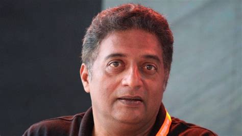 चांद्रयान ३ ची खिल्ली उडवणं भोवलं प्रकाश राज यांच्याविरोधात तक्रार