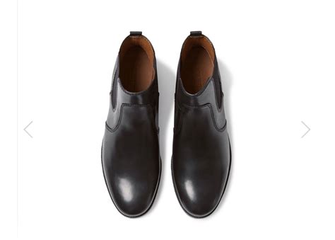 더쿠 부츠 둘중에 뭐가 더 괜찮은지 골라주라