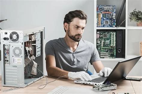 How To Become A Computer Technician