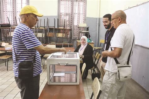 جريدة الرياض بدء الانتخابات الرئاسية في الجزائر