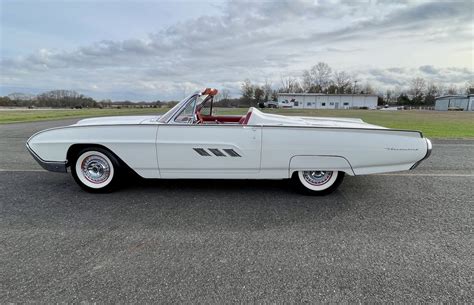 Reserve Lowered 1963 Ford Thunderbird Available For Auction 31020919