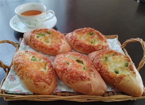枝豆チーズパン つぼみパン