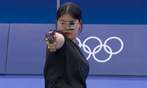 特别是今年参赛的韩国选手金艺智（kim Ye Ji）在射击比赛中被誉为 史上最酷的人，在此之前，她的照片也在网上疯传。