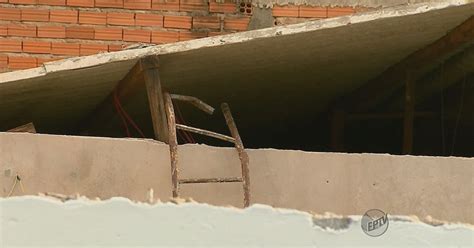 G Laje de casa de vereador desaba e mata pedreiro em São Carlos SP notícias em São Carlos