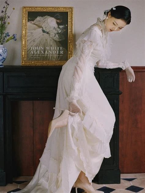 White Modest Lace Wedding Dress Vintage Victorian Wedding Dress