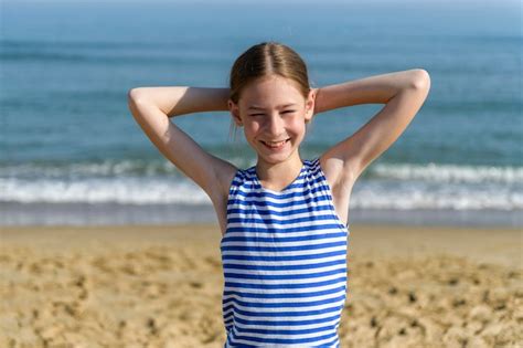 Tween Beach Photos Download Free High Quality Pictures Freepik