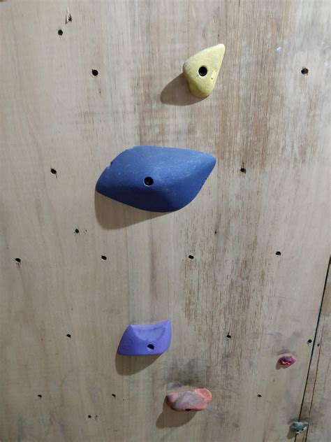 Image Classification Recognition Of Objects In Almost Plain