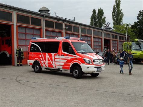 BF Wiesbaden Mercedes Benz Sprinter ELW Florian Wiesbaden 1 11 1 Am