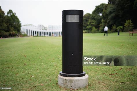 공원의 볼라드 조명 볼라드에 대한 스톡 사진 및 기타 이미지 볼라드 조명 장비 근거리 초점 Istock
