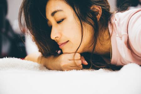 美女睡觉晚安jpg图片免费下载 编号vwqhlnoxv 图精灵