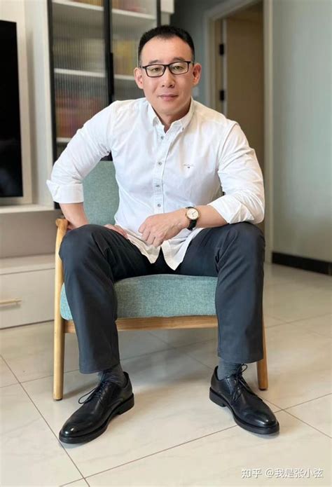 50岁男人想要去油腻从放弃老头衫大裤衩开始洋气有格调 知乎