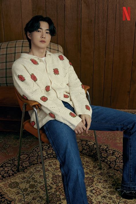 더쿠 넷플릭스 화보 고화질 한지민 이민기 수호