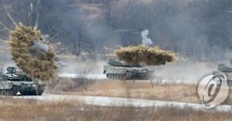 연막 뚫고 기동하는 K 2 흑표전차