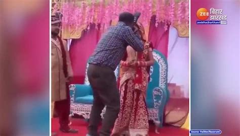 Dulha Dulhan Viral Video Groom Slapped The Photographer As He Was