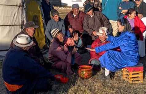 БАЯНХОНГОР Дэмбээчдийн дунд нээлттэй тэмцээн зохион байгууллаа