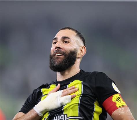 Spl Al Ittihad Domine Abha Triplé De Karim Benzema