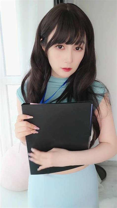 Fantia 白银81 — 巨乳の後輩 183p7v 1g 3 Xasiat