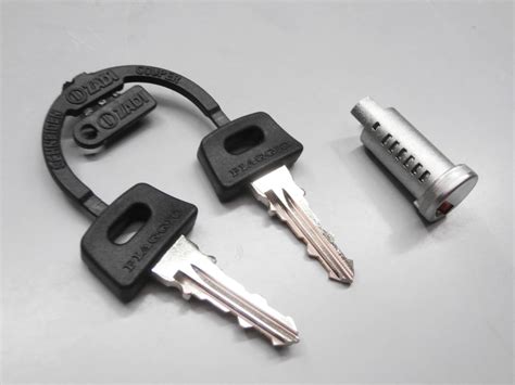Vespa Lock PK PX LML Genuine Piaggio Single Steering Glovebox Or Seat Lock Keys