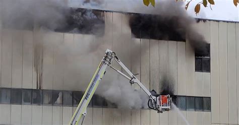 수원 전자제품 부품 공장 화재‥3시간 만에 초진