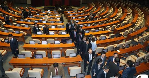 4월 임시국회 첫날 본회의 무산정국 주도권 신경전종합