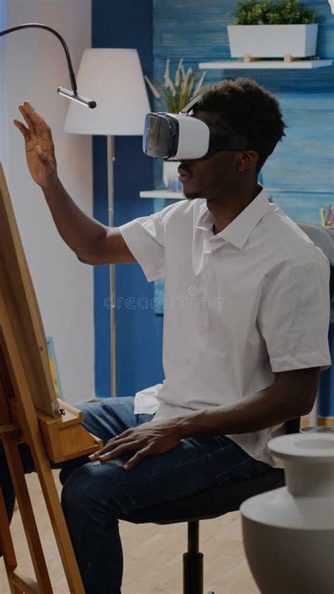 Black Artist Using Vr Glasses For Virtual Drawing Inspiration Stock Image Image Of Colorful