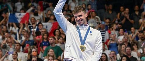 马尔尚、麦金托什获评世界泳联年度最佳男、女运动员新华社巴黎奥运会短池混合泳