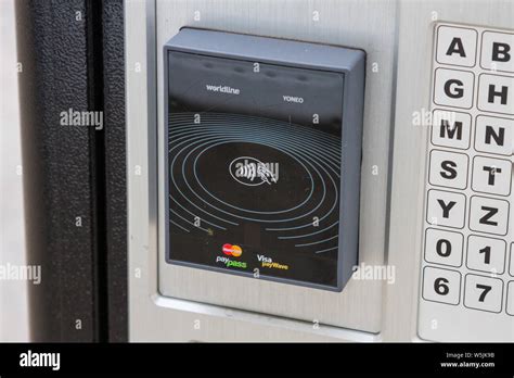 A Contactless Mastercard Paypass Visa PayWave Worldline Yoneo Parking