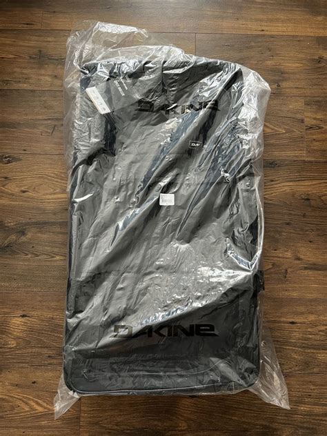 Чемодан-сумка на колесах DAKINE ( 10002942 ) SPLIT ROLLER 110L: 7 300 ...