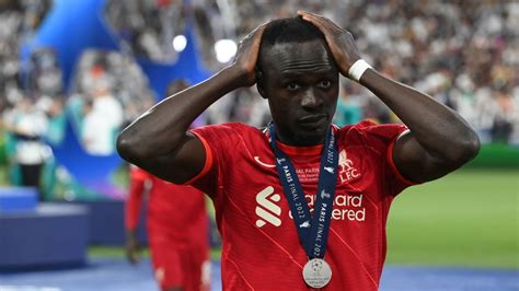 Mondial le Sénégal inquiet pour Sadio Mané blessé lors d un match