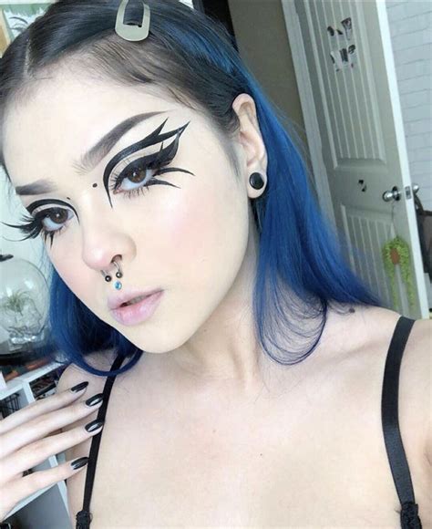 Pin By 𝐯𝐢𝐝𝐚 On Makeup Punk Makeup Edgy Makeup No Eyeliner Makeup