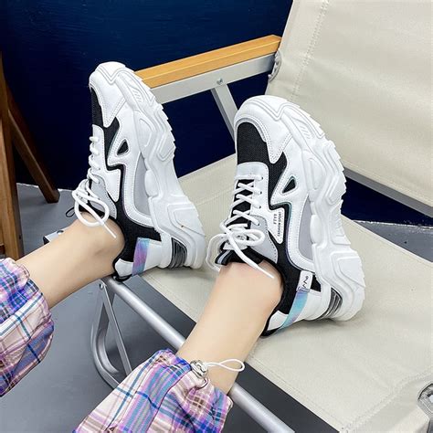 รองเท้าผ้าใบทรงสปอร์ต สีขาวดำ ความสูง 5 ซม ไซส์ 36 40 สินค้าพร้อมส่ง P159 Nampinkshop