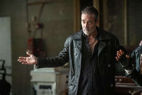 Twd Dead City S01e02 Images Maggie And Negan Meet The Neighbors