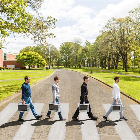 아쉬운 주말을 보내고 일로 복귀하는 여러분을 Tektronix Korea 한국텍트로닉스