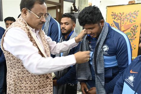 Shri Annasaheb Shankar Jolle Member Of Parliament Congratulated Blind