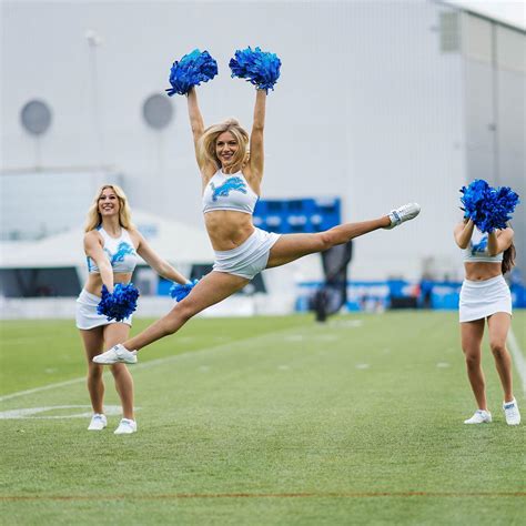 Wild Photos Of Detroit Lions Cheerleader Trending On Social Media