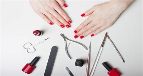 Dicas para manicures iniciantes que lhe vão ajudar de verdade Veja