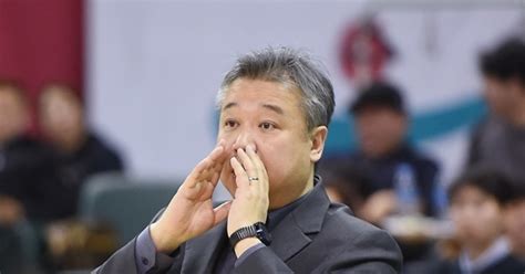 벤치명암 연패 탈출 임근배 감독 상대 속공을 저지해 이겼다