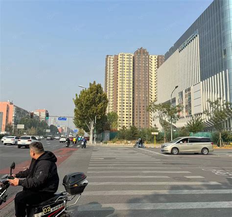 【11图】出售！回龙观地铁口旺铺！年租金69万！分租两户！全业态可餐椅北京昌平回龙观回龙观华联商铺租售生意转让出售 北京58同城