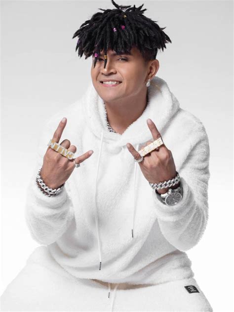 ឧកញ៉ា ខេមរៈ សិរីមន្ត ប្រកាសរកដៃគូរកស៊ីជាមួយ លក់អាវតាមអនឡាញ