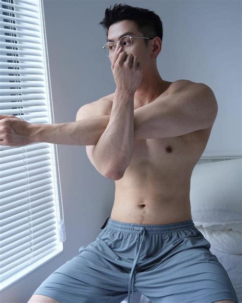 Stretch : r/AsianGuysSFW