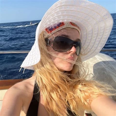 Emily Icons On Tumblr