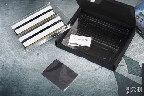 内存界的颜值巅峰：十铨梦境ddr4 4000rgb内存原创新浪众测