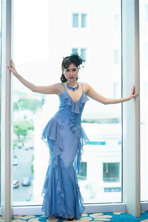 Gái Nhảy Minh Thư Diện Váy Xanh Tiên Cá Khoe Vẻ đẹp Gợi Cảm