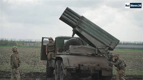 Pronti Al Contrattacco Dicono I Soldati Ucraini Ma Le Armi Che Usano Sono Di Epoca Sovietica