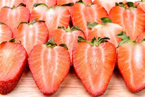 Premium Photo Fresh Strawberry Slices
