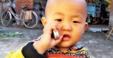 3歲一夜爆紅，5歲年收入過百萬養活全家，如今卻不能夠正常上學！ 每日頭條