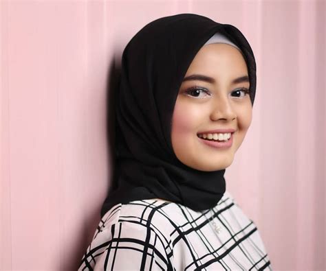Pakai Jilbab Bukan Halangan Bikin Rambut Tetap Sehat Atasi