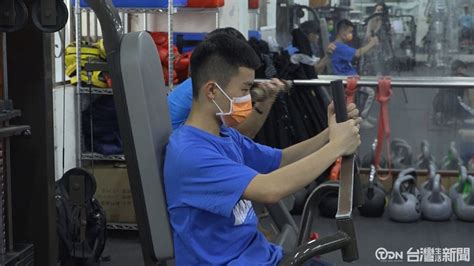 全市高中唯一健身社 猛男教你強身健體 鑫傳國際多媒體科技股份有限公司 TDN台灣生活新聞