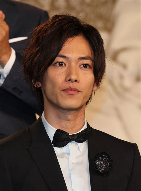 【10年経っても麗しいビジュアル】俳優・佐藤健のイケメンっぷりに気絶必至。 Forza Style｜ファッション＆ライフスタイル